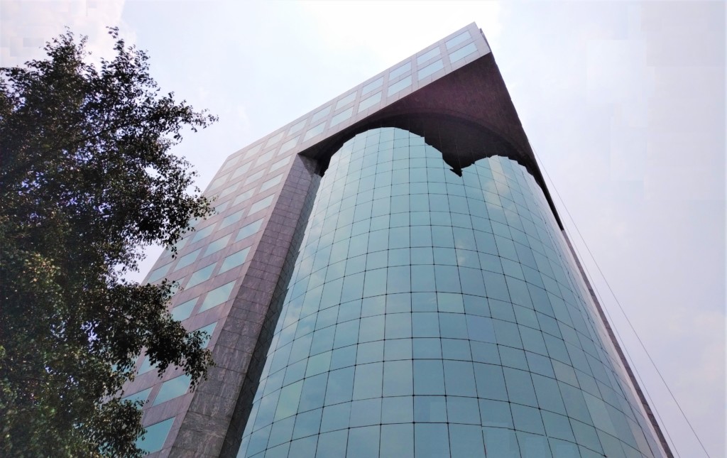 Torre Jade – Perisur – Phillip Johnson