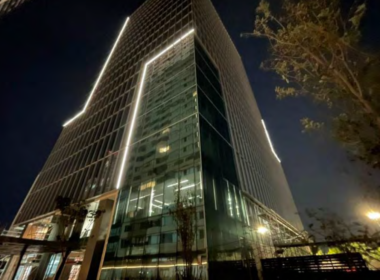 Torre Jade – Perisur – Phillip Johnson